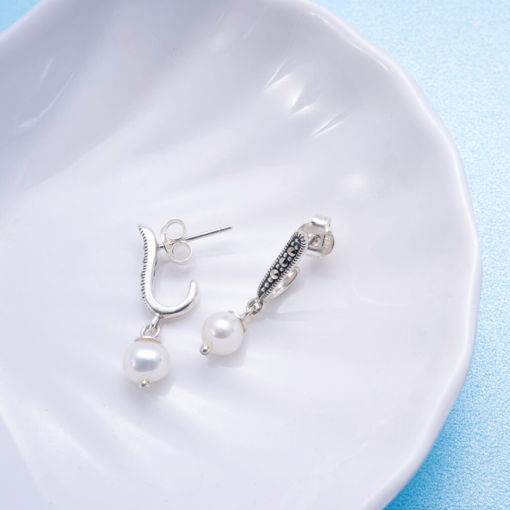 YOUR FAVORITE JEWELLERY: JEWELLERY EARRINGS FOR WOMEN