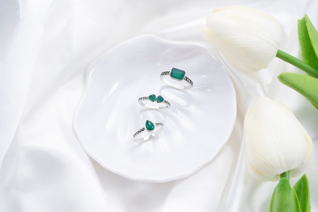 4 Unique jewelry art designs to amp up your jewelry game - Hong Factory