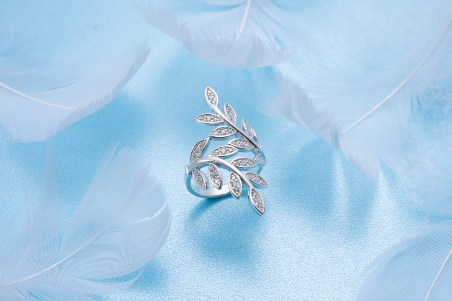 4 Unique jewelry art designs to amp up your jewelry game - Hong Factory