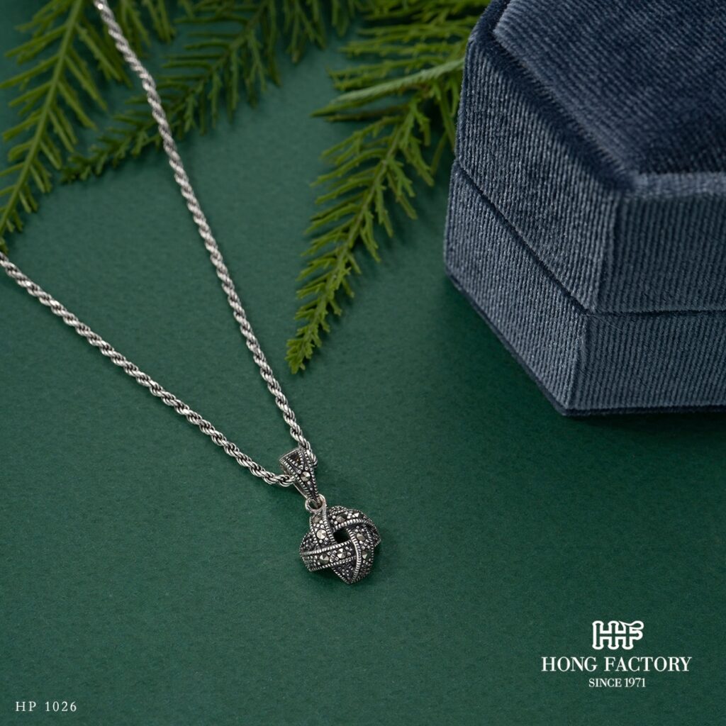 The History and Evolution of Necklaces Rope