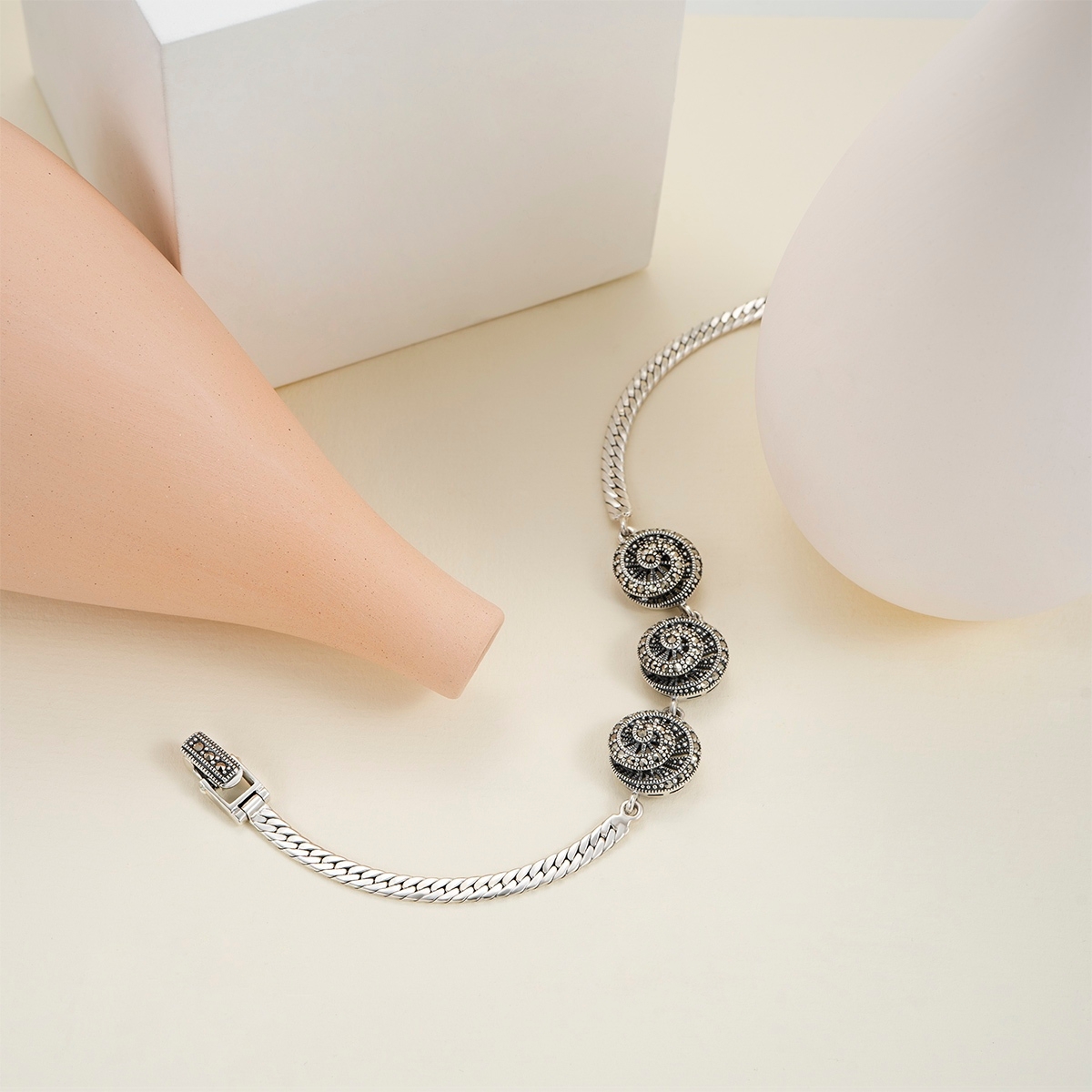 Jewellery Wholesale: The Ultimate Guide